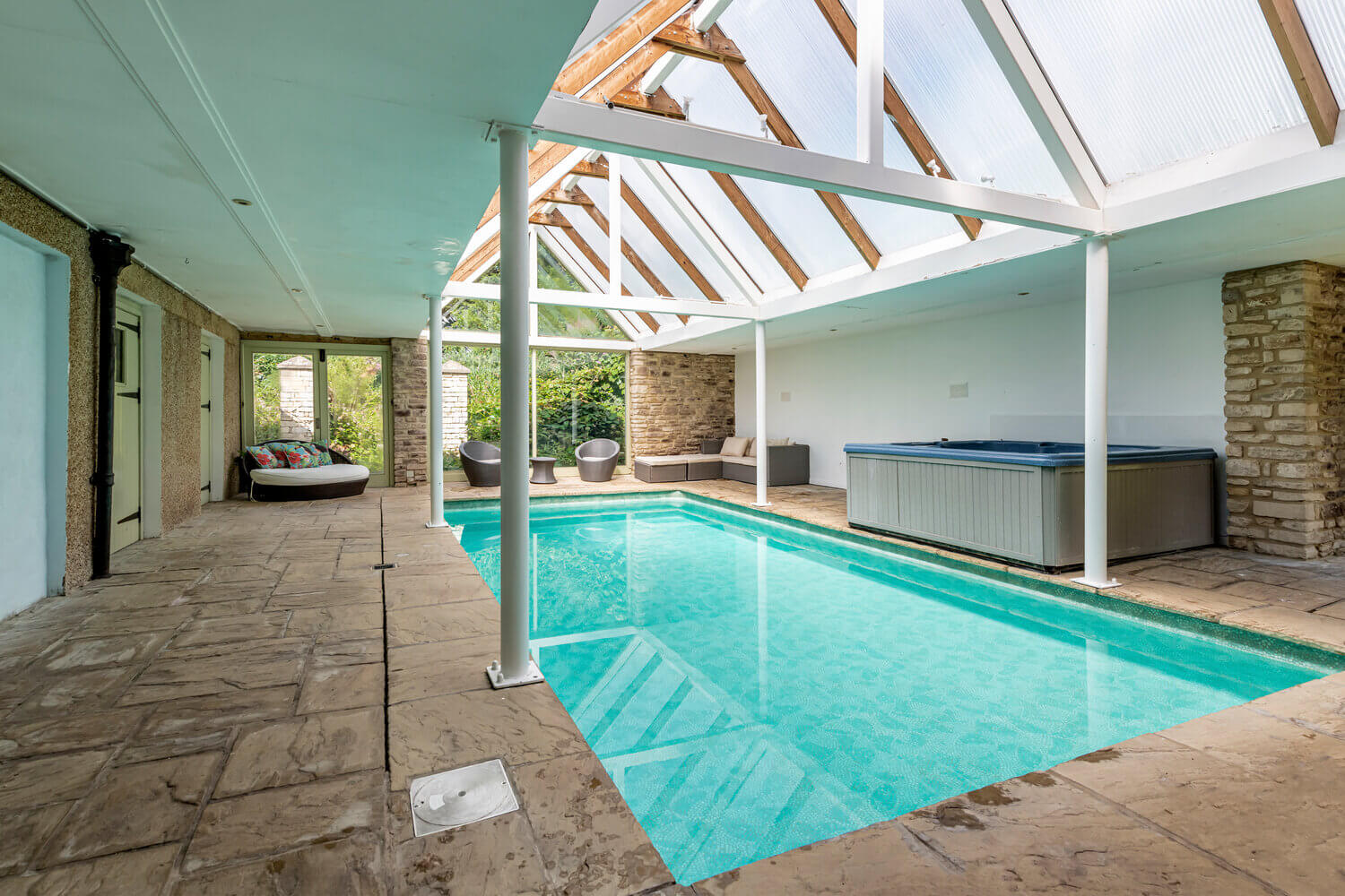Cotswold Pool House | Hen Party Houses™