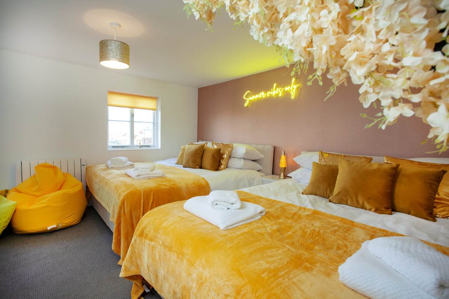 Somerset Jamboree Hen Party Houses邃